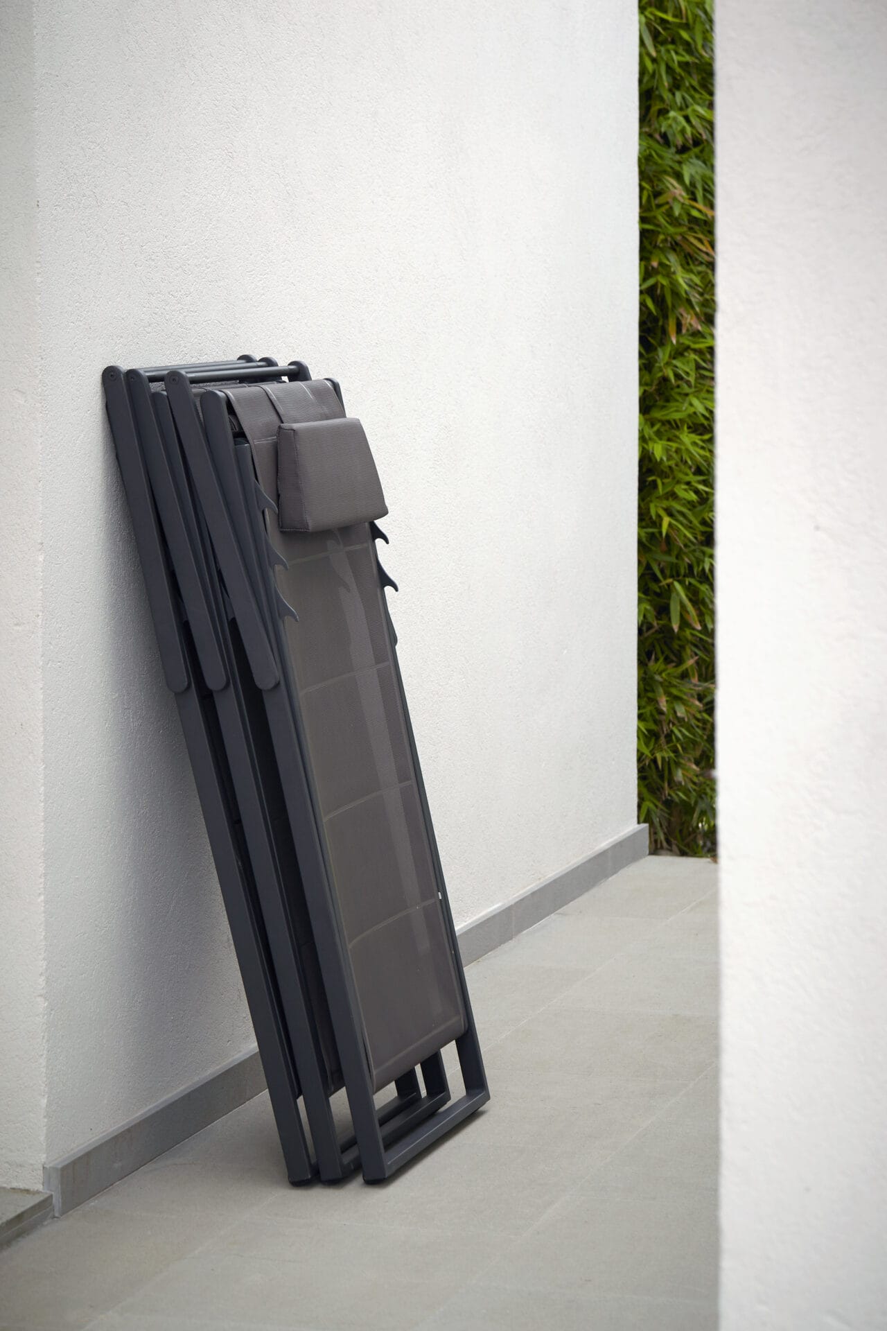 Alexa Folding Beach Chair - Akula Living