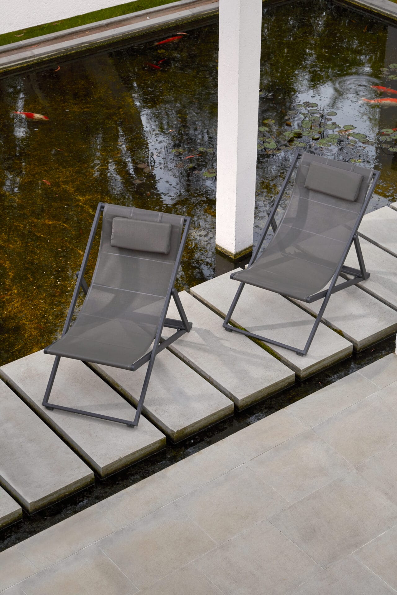 Alexa Folding Beach Chair - Akula Living